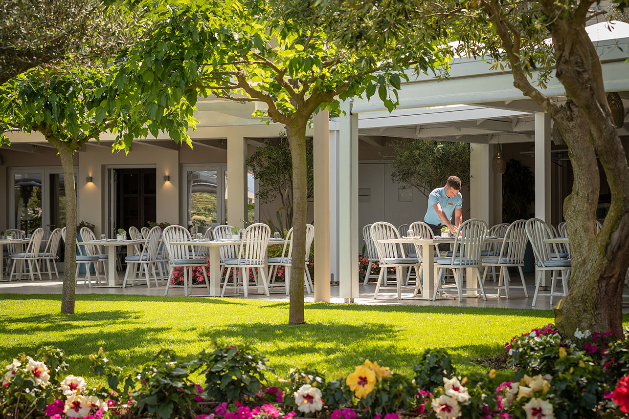 Dining and Bars - Sani Marina | Sani Resort